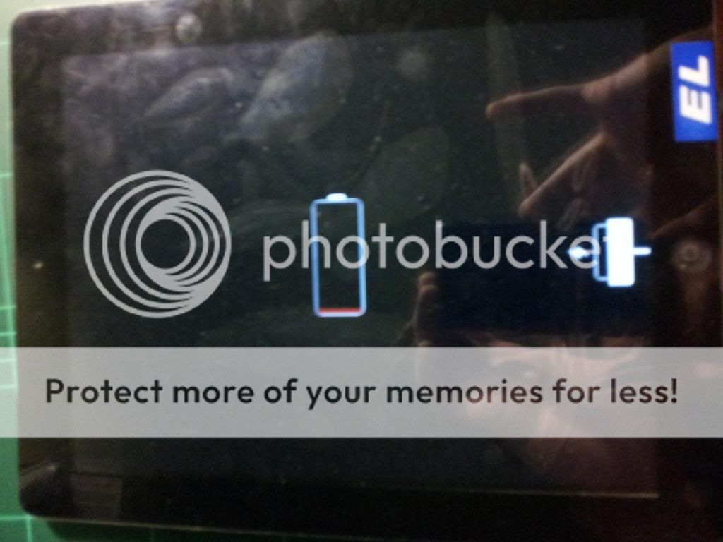 ipad shows red empty battery screen - iPad